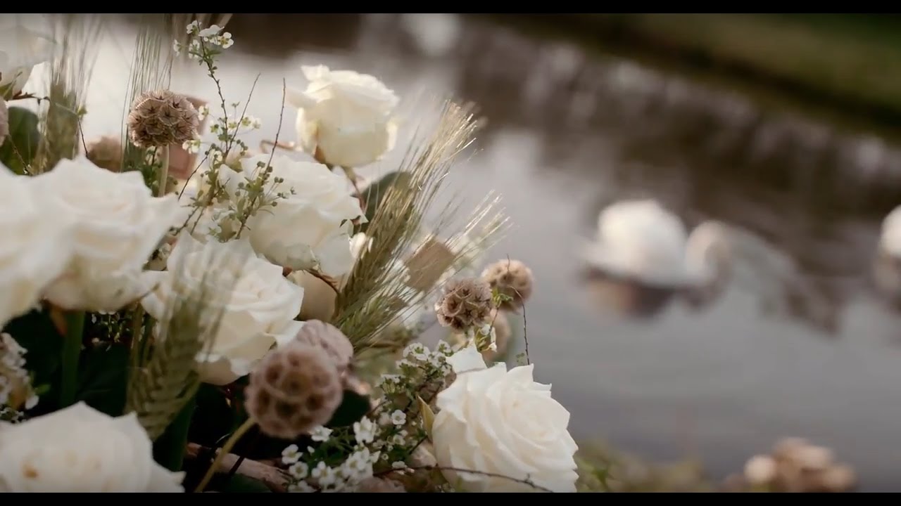 a Vintage flower arrangement | Flower Factor How to Make | Powered by ...