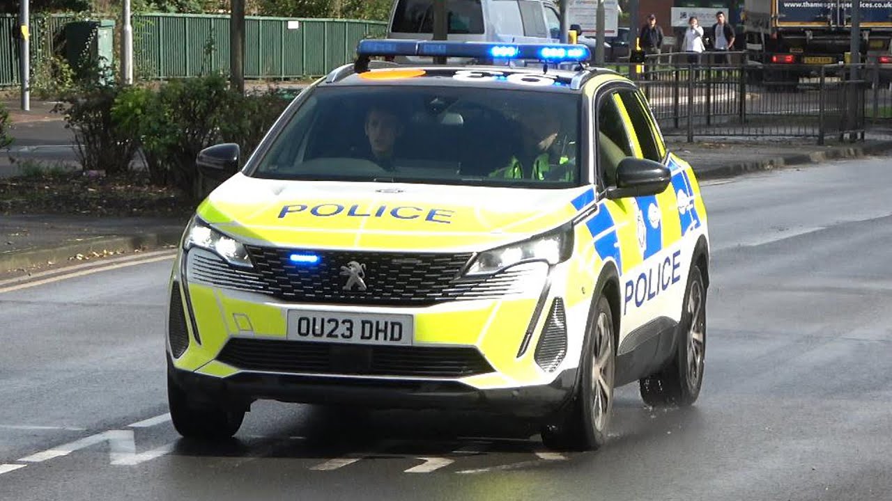 British Transport Police Peugeot 3008 IRV responding in Ashford! - YouTube