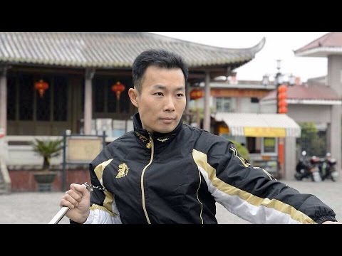 Li Yutao 2012年珠海棍道交流（剑舞狂沙 李煜涛双节棍展示） - YouTube