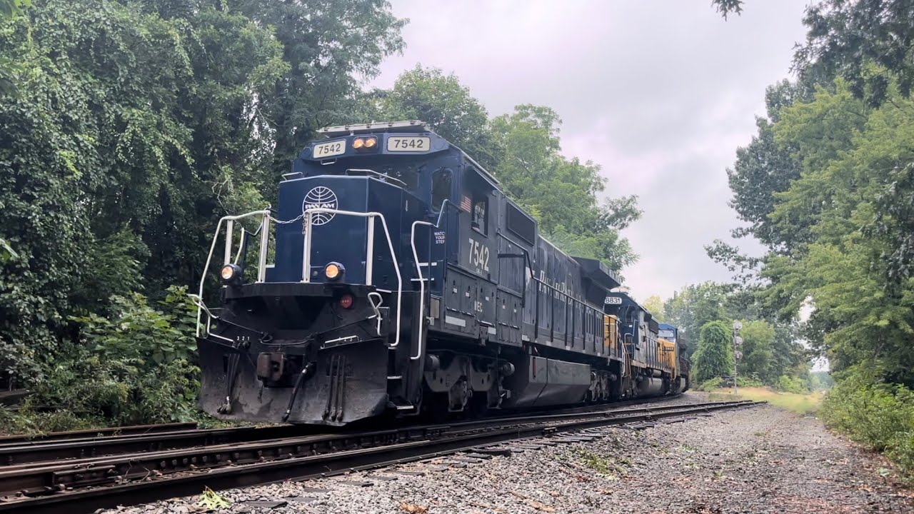 CSX M426 at NC with MEC 7542 in front [9-13-23] - YouTube