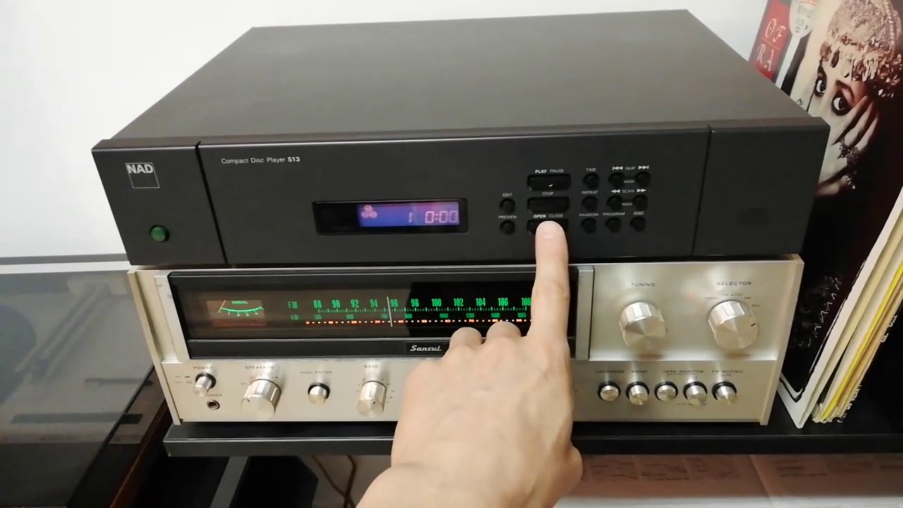 Cd player Nad 513 - YouTube