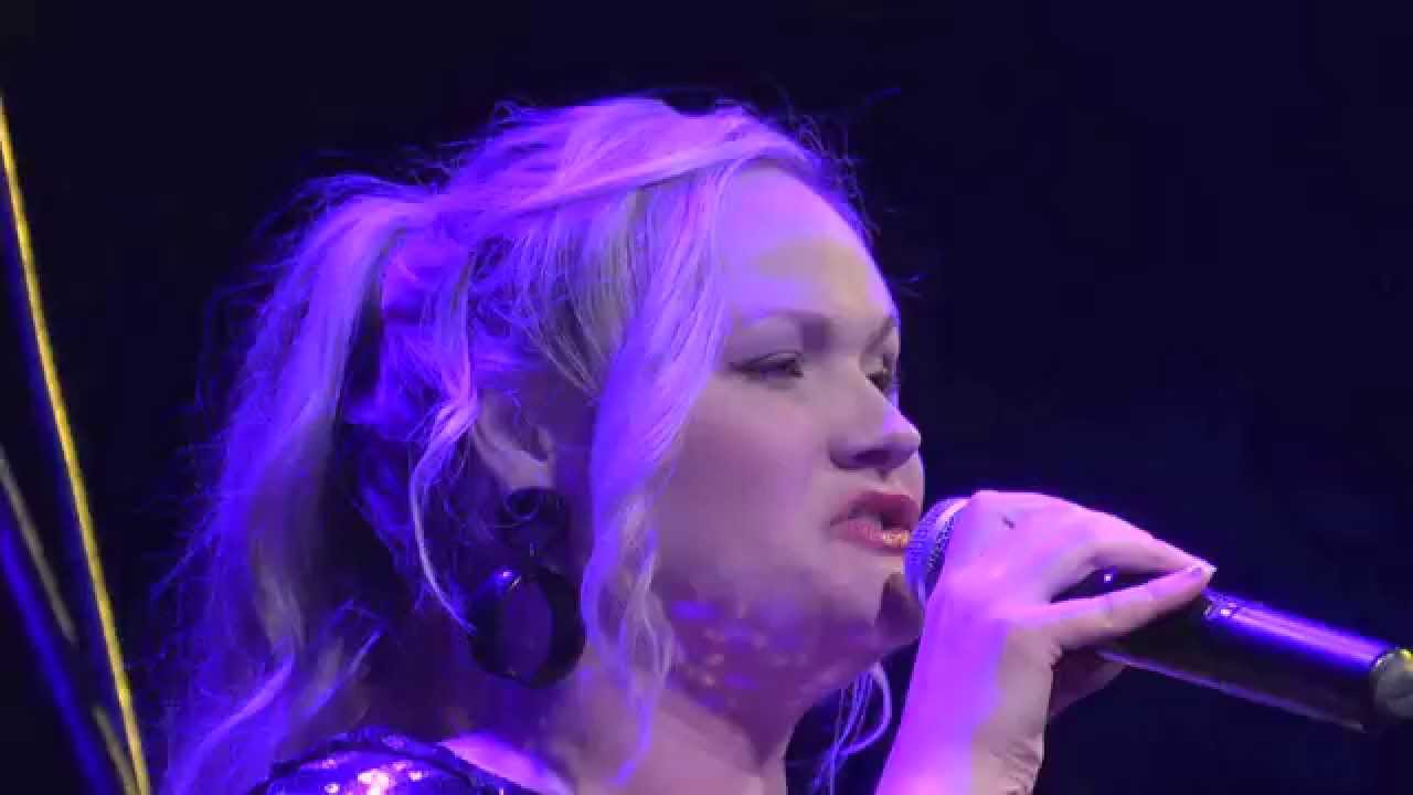 Thirty Spokes & Carly Johnson - It's A Man's World - YouTube