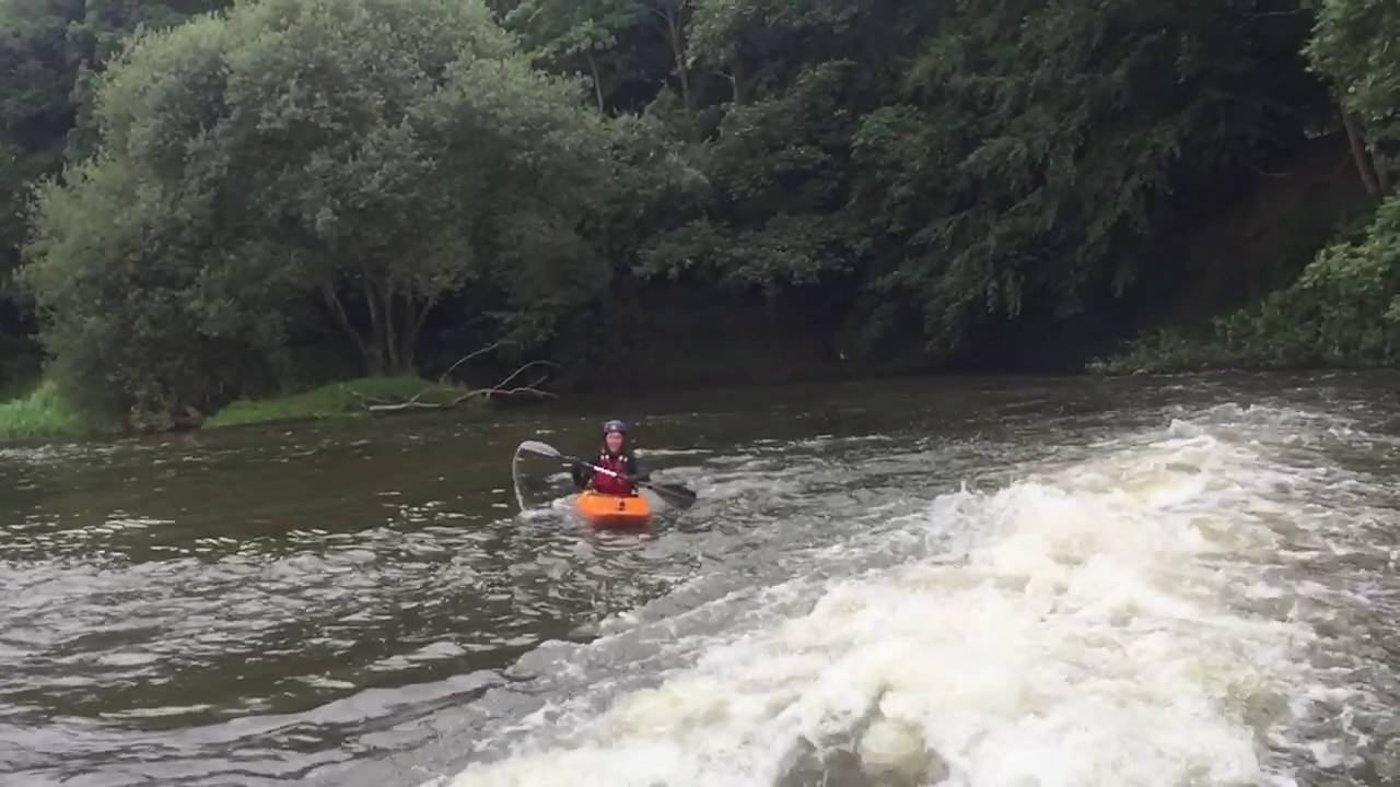 Kayaking at howsham weir - YouTube