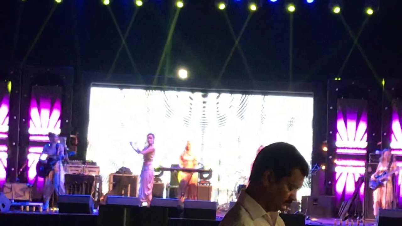 Box truss set up - YouTube