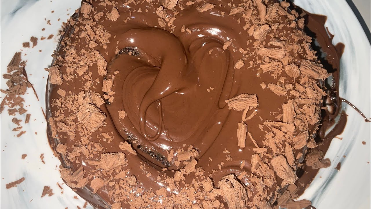 How to make the viral Oreo cake - YouTube