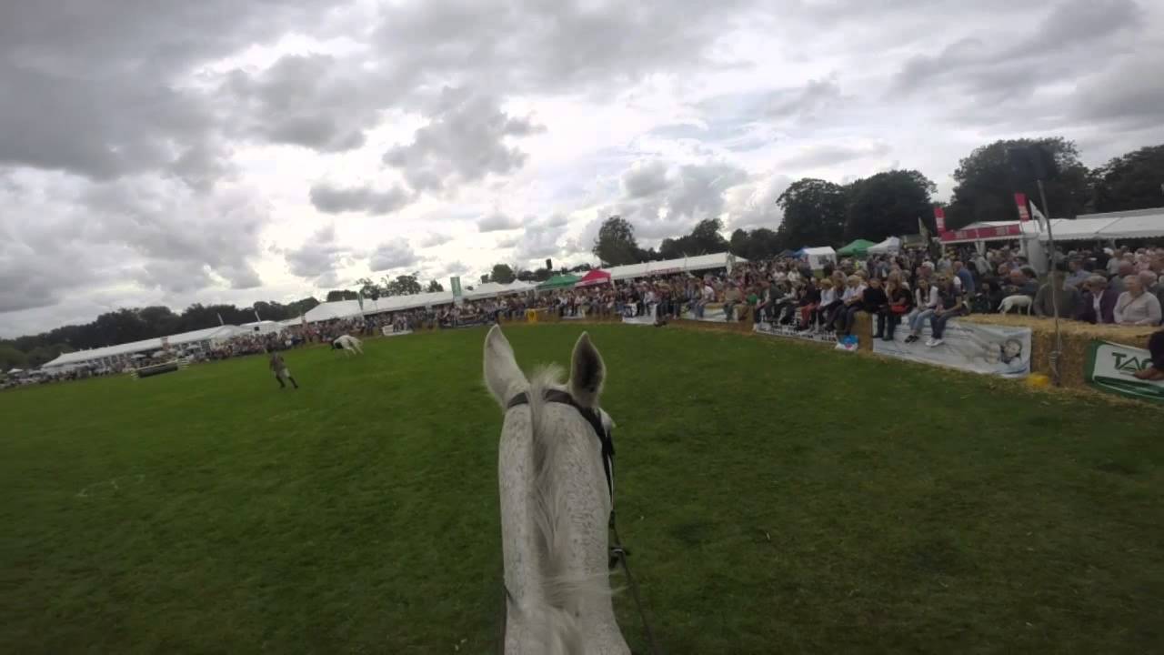 Frampton Country Fair Hunt Relay - Mendip - YouTube
