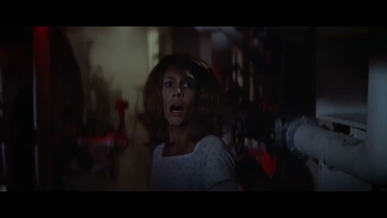 Halloween 2 1981 Micheal Myers Chases Laurie in the hospital scene ...