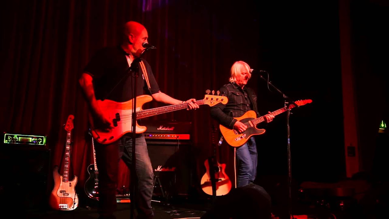 Neil Taylor & Phil Spalding (Tears For Fears - Shout ) - YouTube