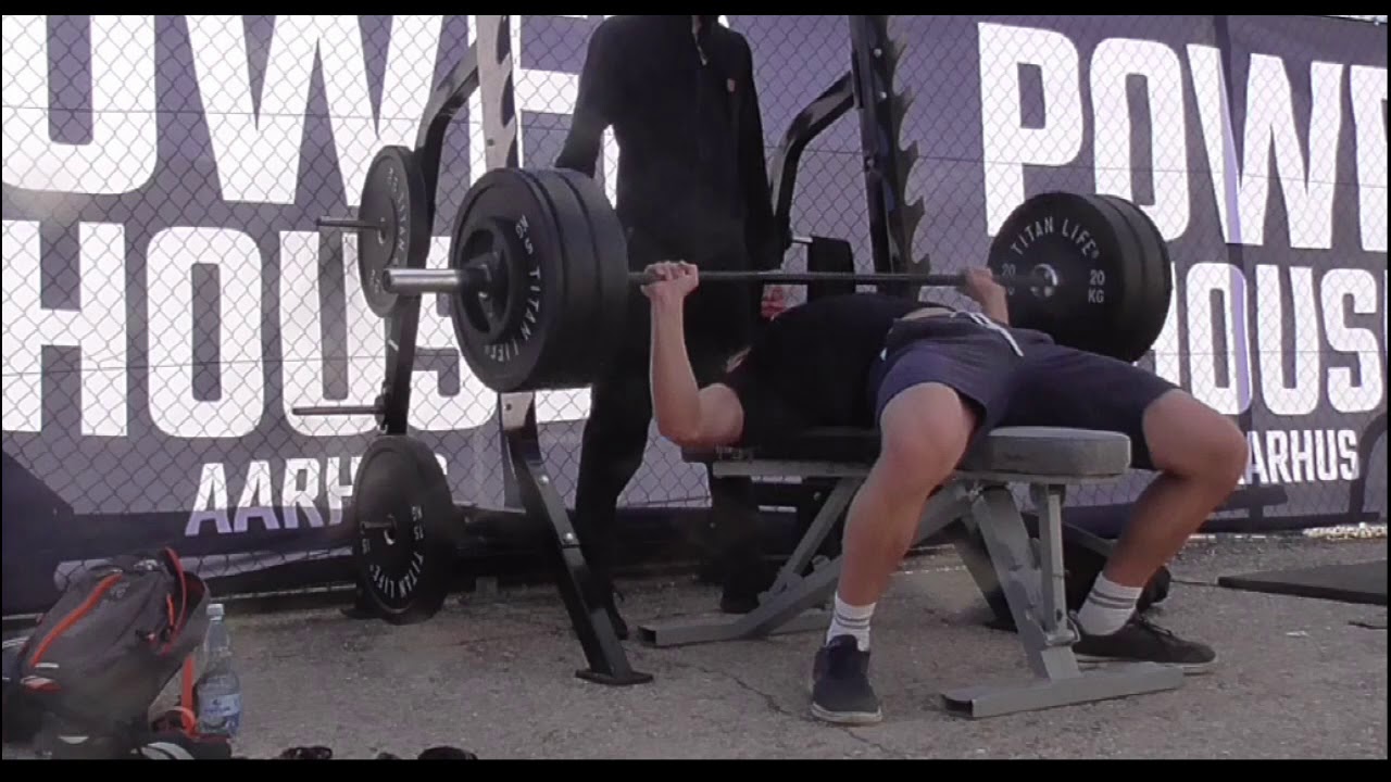 15 year old 115 KG bench press 1,5 reps - YouTube
