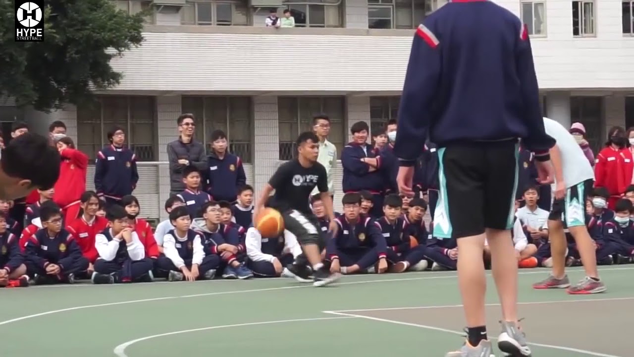 小夫Master Jeng跟菲律賓花式街頭籃球第一人Lil flash到中興國中表演 - YouTube