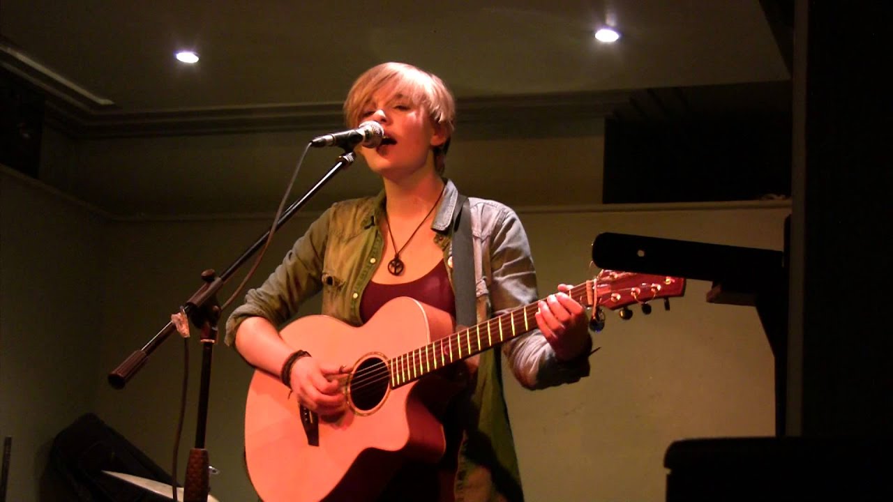 Bella Gaffney - In My Dreams - YouTube
