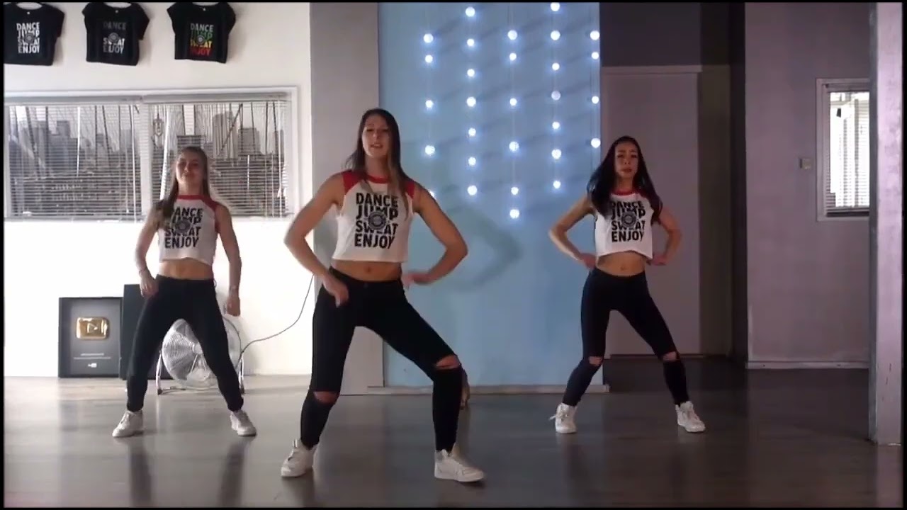 Beautiful Girls Dance Performance - YouTube