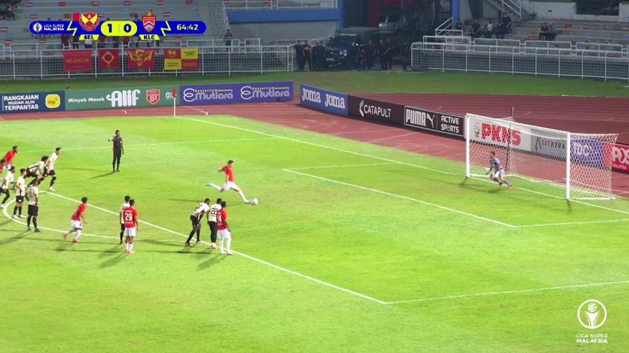 SAM SOMERVILLE GAGALKAN SEPAKAN PENALTI ROMEL MORALES | LIGA SUPER ...