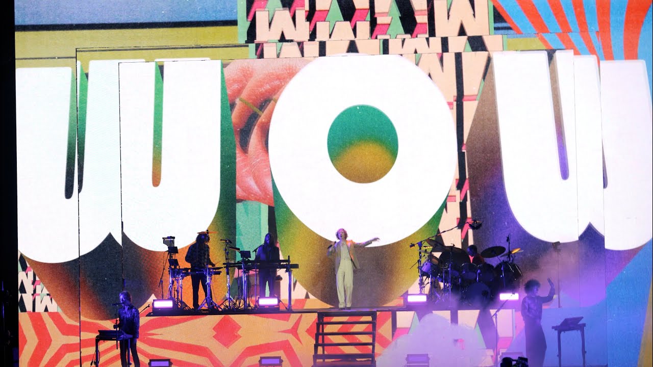 BECK Live In Toronto At Budweiser Stage "wow" - MUSIK MIRAGE - YouTube