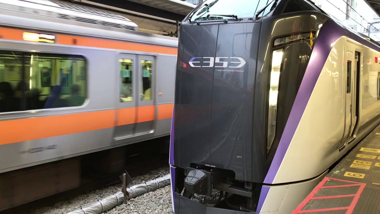 JR新宿駅に停車中の、特急あずさ27号松本行きE353系と中央線快速東京行きE233系1602TT42、特急かいじE257系クハ256-8両！ - YouTube