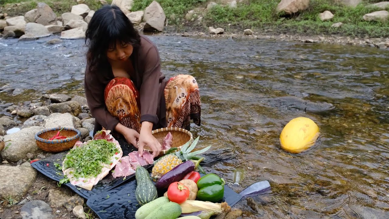 Cooking Streamside Stone Grilled Beef & Fish | Thong Dong Life - YouTube