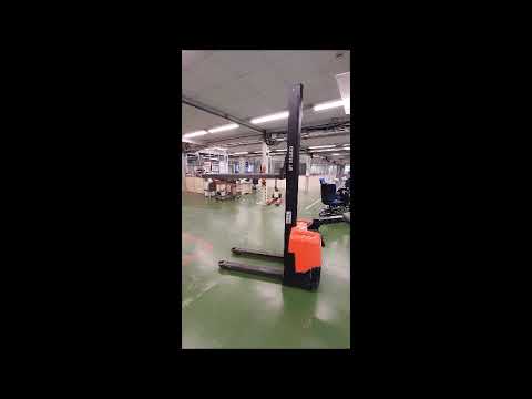 BT STAXIO HWE100 Electric Forklift - YouTube