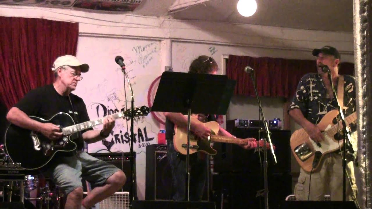 Deep River Band - Decorah - Who'll stop the rain 08-07-10 - YouTube