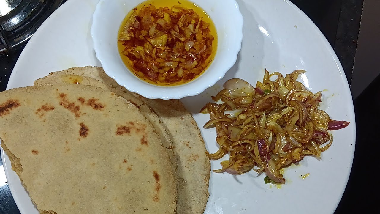 swadisht bihari besni roti with ghee and onion with pickle #yummy # ...