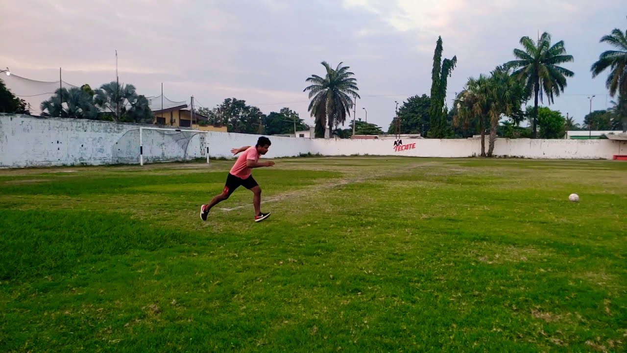 Flash kick slow motion - YouTube