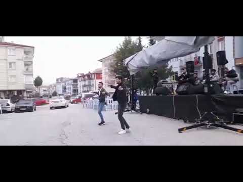 TOLGA GÖNÜLAL OTURAK ALEMİ TADINDA (CANLI PERFORMANS) SİNCANLILAR BÖYLE OYNAR ((: