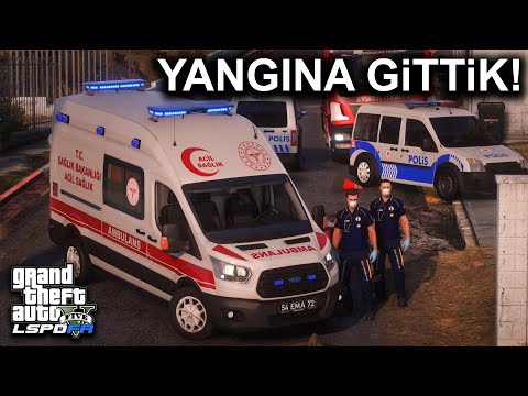 WE WERE Stuck IN A FIGHT ON THE HIGHWAY!! - 112 AMBULANCE MOD - GTA 5 LSPDFR