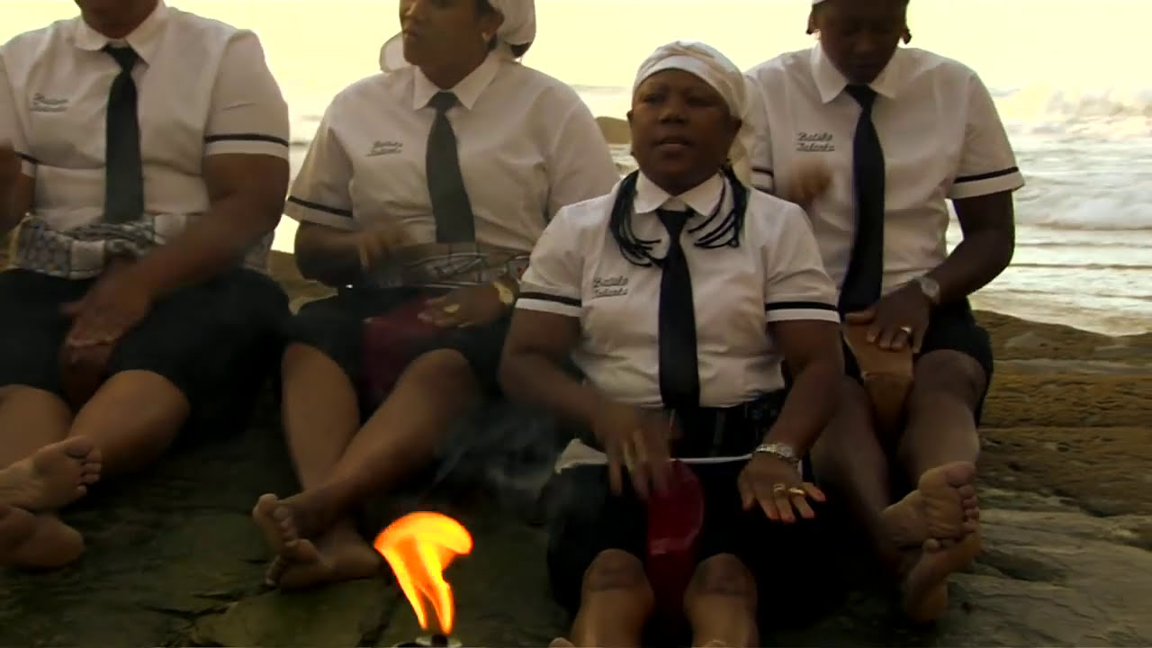 Batuko Tabanka - Brinca cumi - YouTube