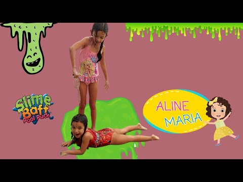 Aline Maria em Diversão com Slime Baff.