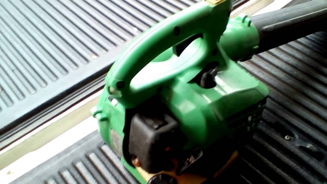 Hitachi Handheld Leaf Blower RB24EAP 2Year Review - YouTube