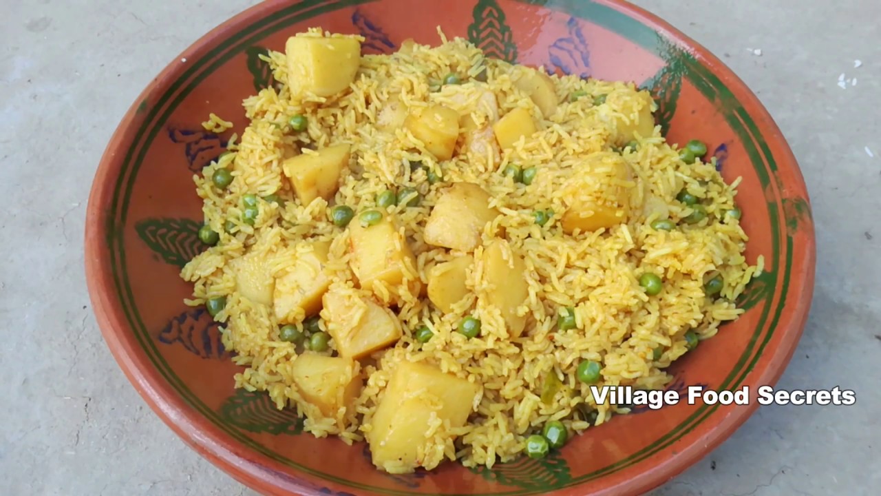 Aloo Matar Pulao Recipe | Aloo Matar Wale Chawal | Potato Peas Rice ...