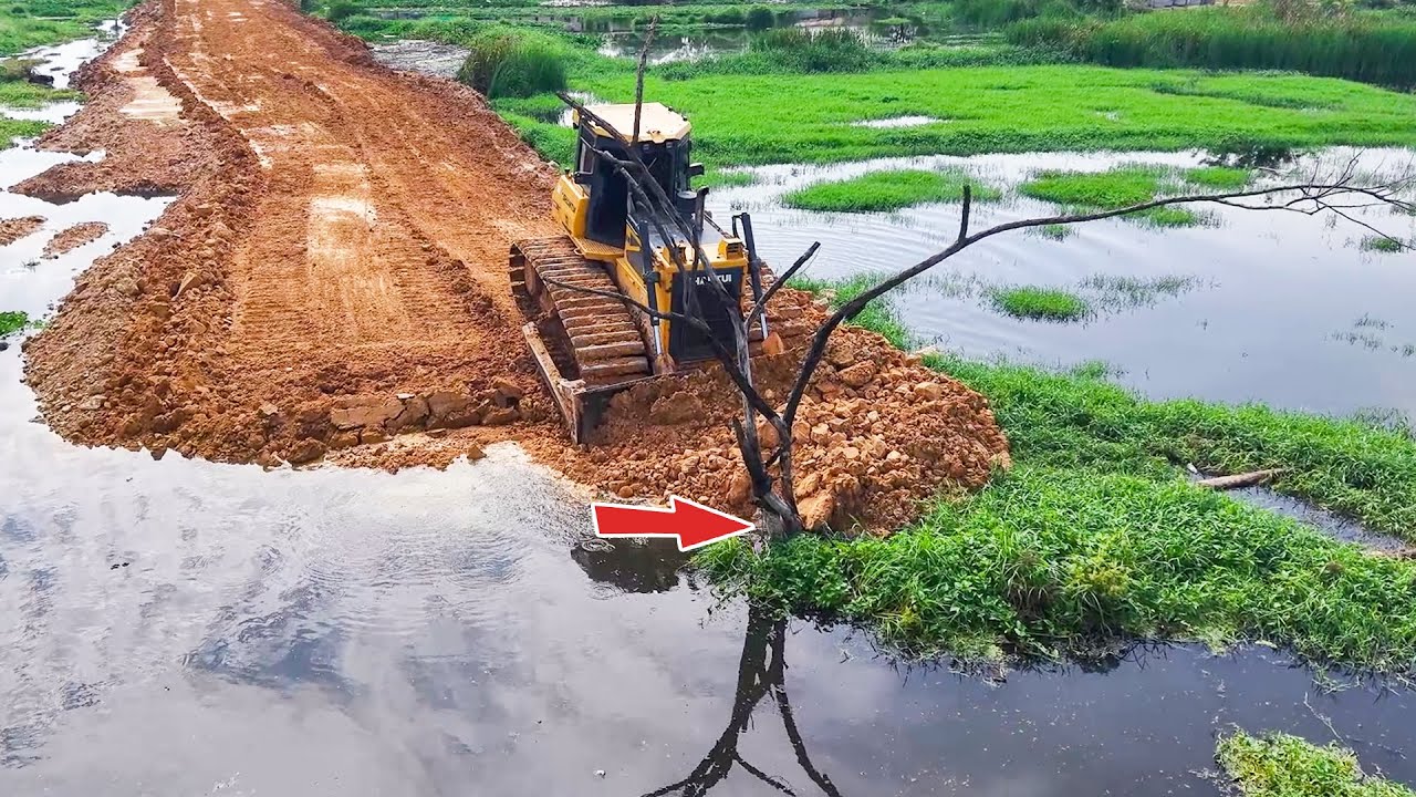 Beautiful Project! 25Ton Dump Truck Pouring Soil into Water to Cover ...