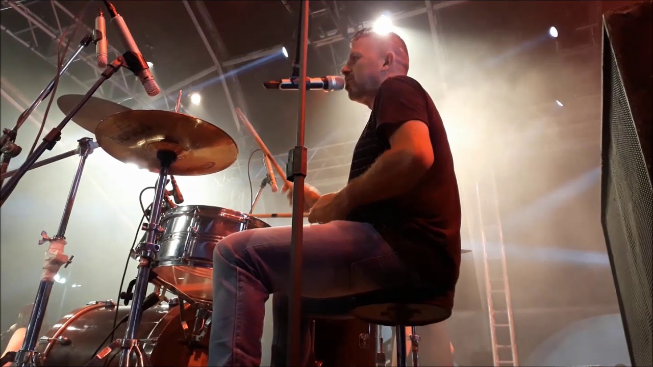 Inútil (Ultraje a Rigor) Versão Banda Feira Livre - YouTube