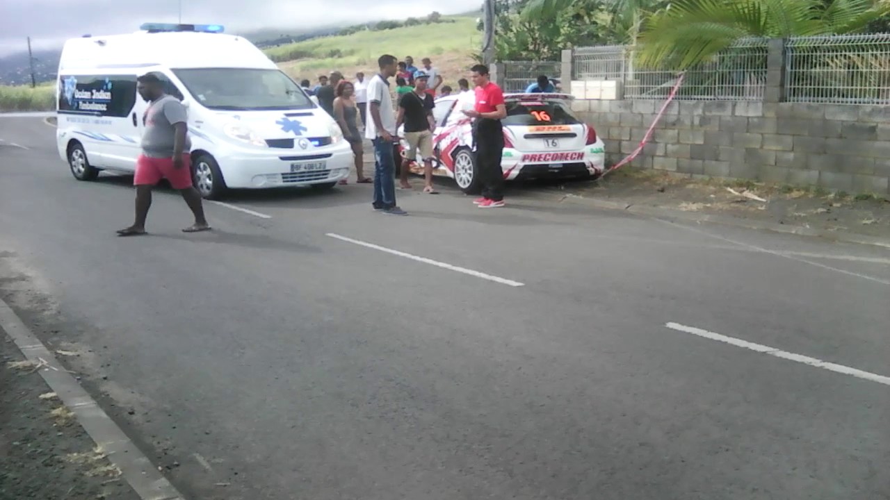 Aye Aye Aye l'acsidand grand-fon - YouTube