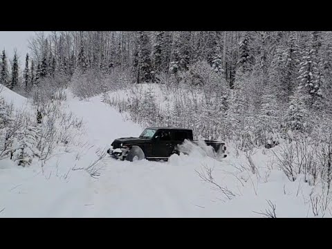 Sos: 2021 Jeep Gladiator and Toyota Land Cruiser fzj80 deep snow ...
