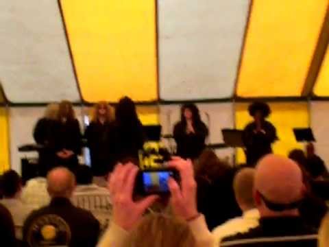 Lip Syncing Choir - YouTube