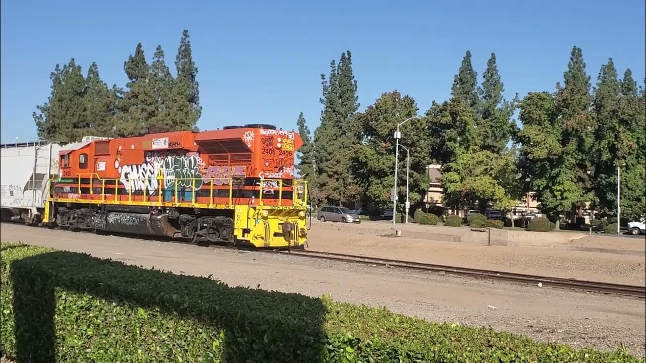 SJVR 2406 passing Peach Ave Fresno ca NEW HORN - YouTube