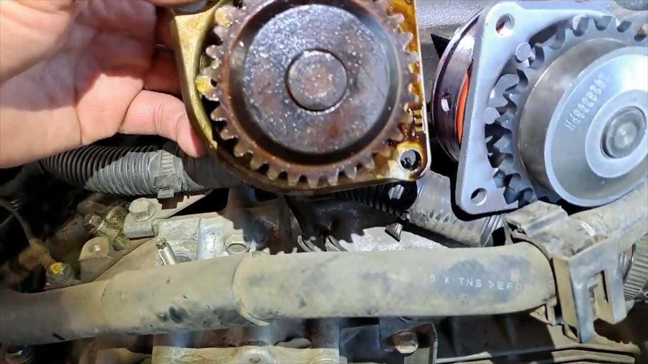 COMO CAMBIAR LA BOMBA DE AGUA EN UN INFINITI G35 - YouTube