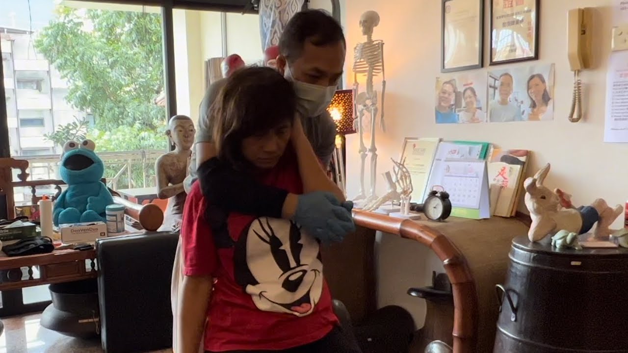 Andy Mak treated pelvis unbalanced , lower back misalignment, neck ...