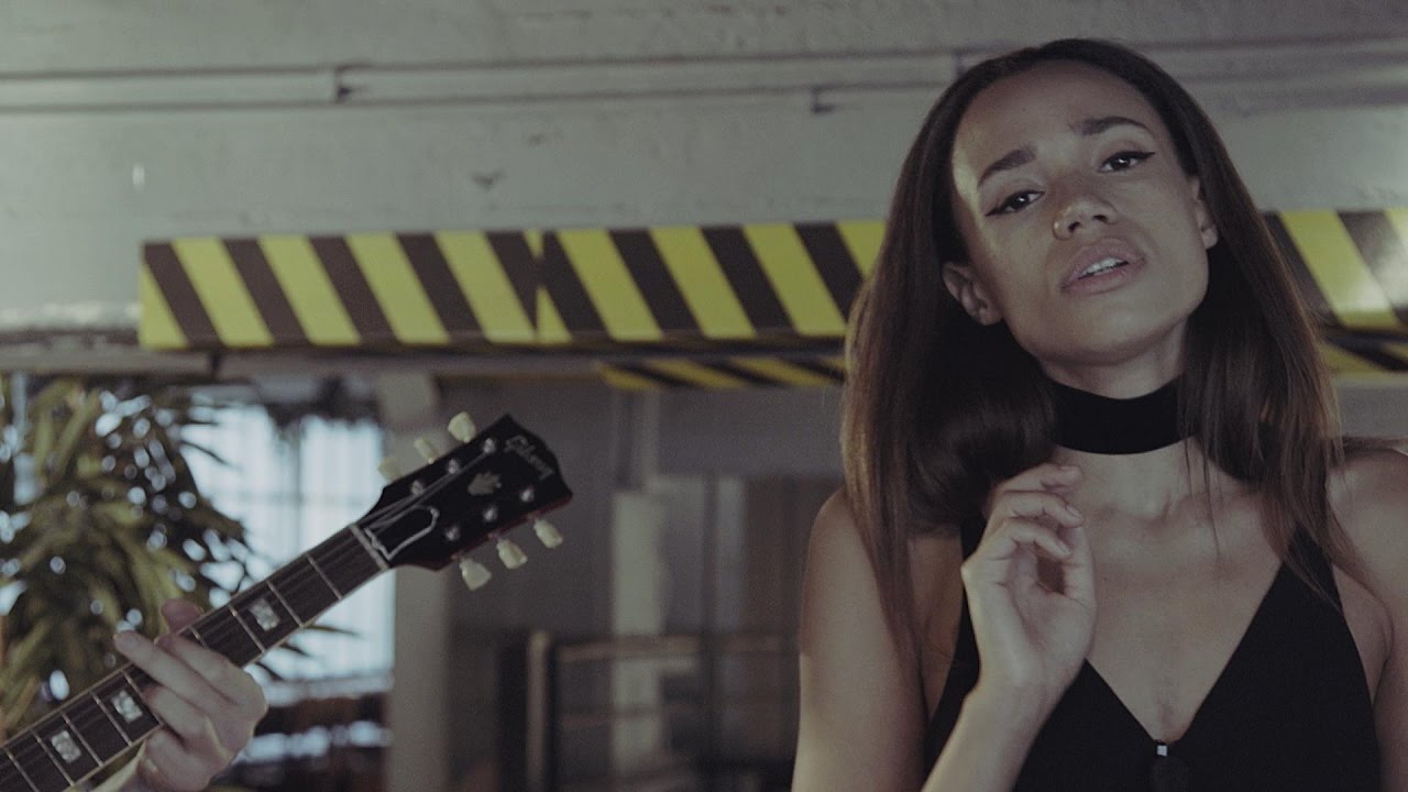 Jones - Hoops - YouTube