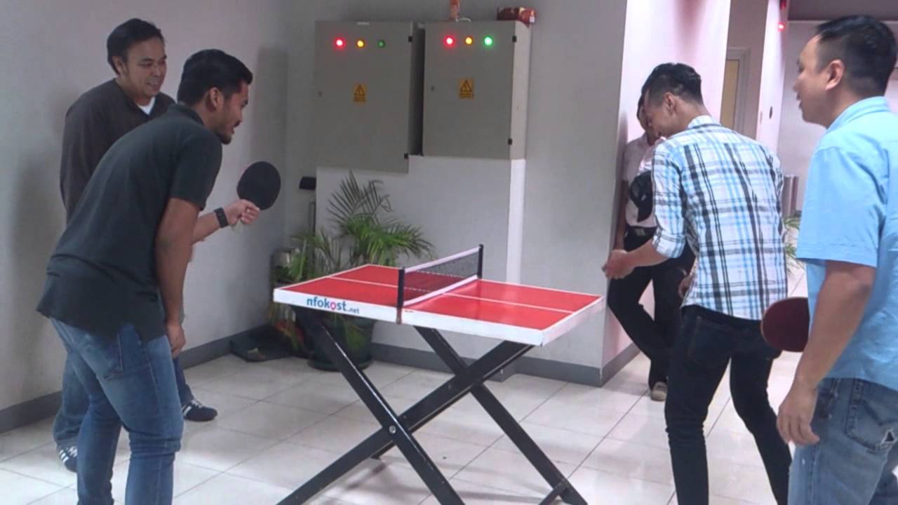 Office Ping Pong Battle - YouTube