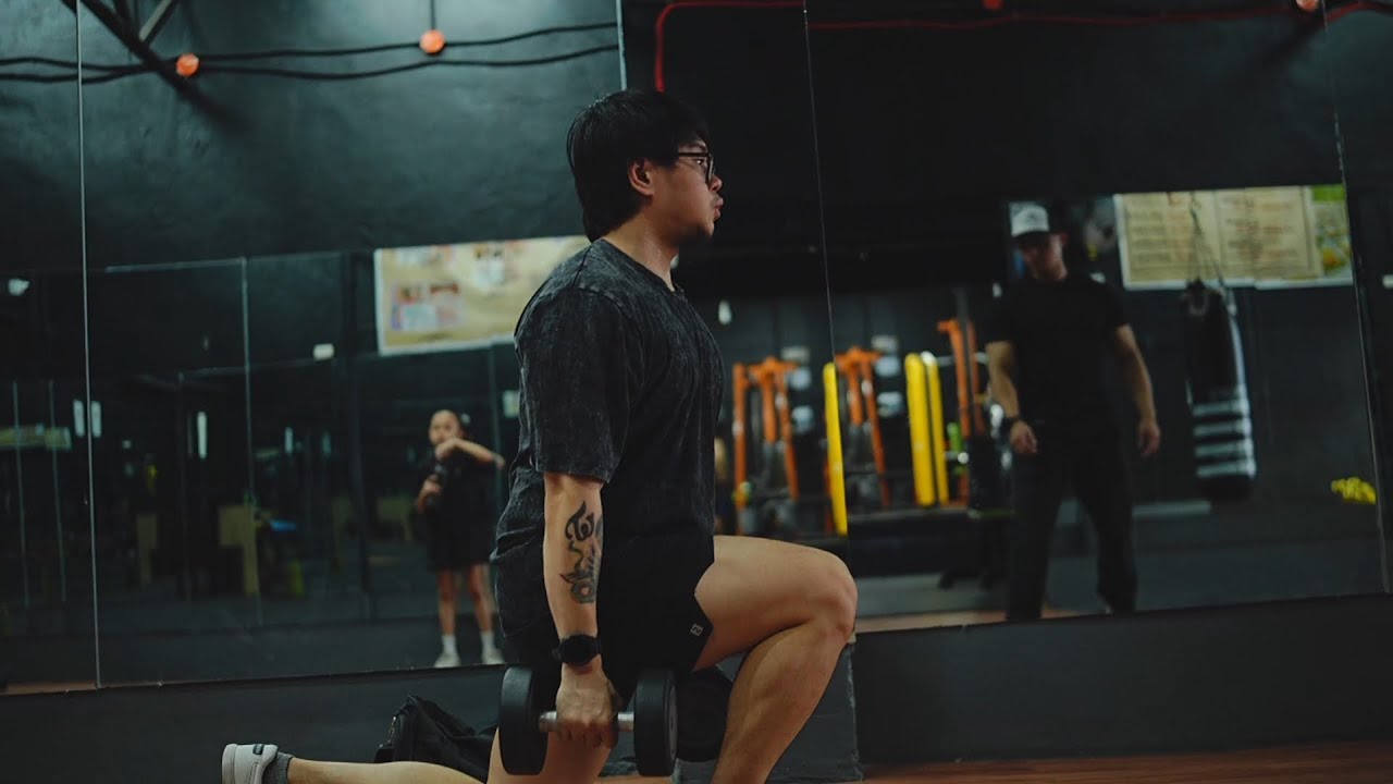 PREP SERIES DAY 109 - LEG DAY | MUSCLE TOWN GYM | SHREDVILLE - YouTube