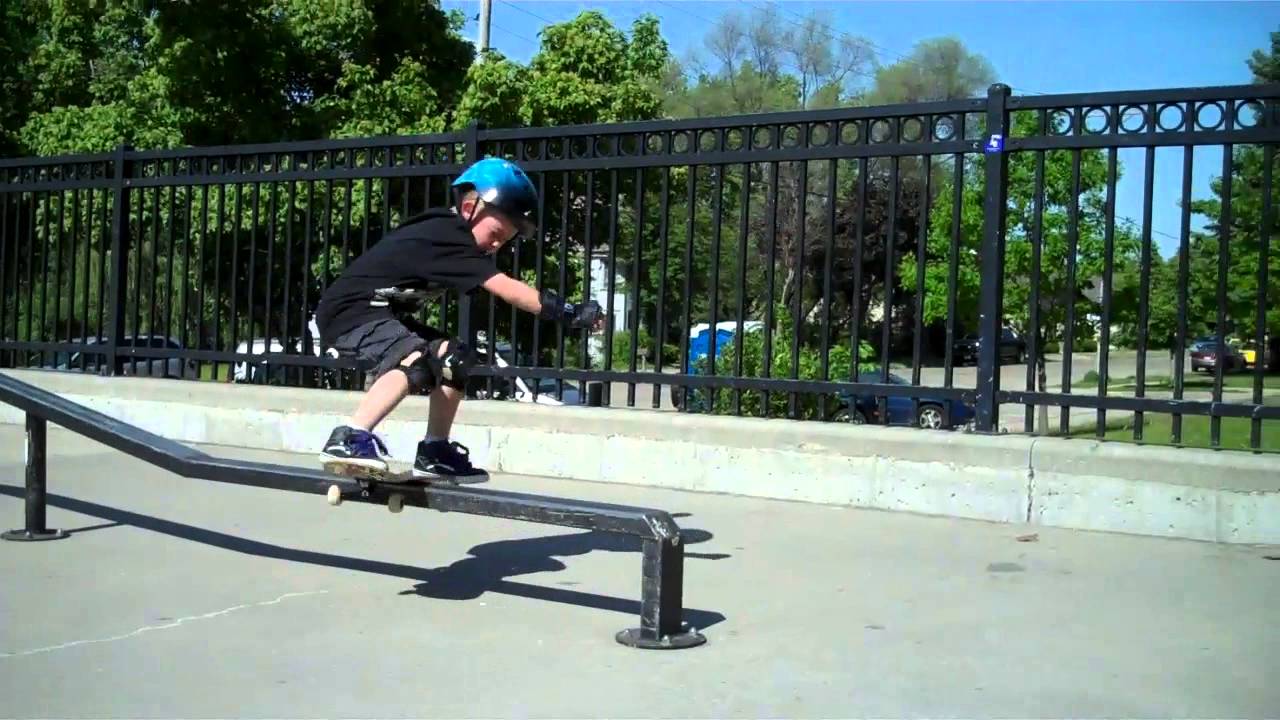 Hagen's skateboarding wipeouts - YouTube
