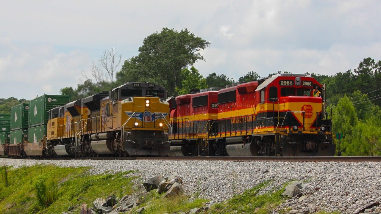 Quick 2021 Rail Action on the KCS Speedway! - YouTube