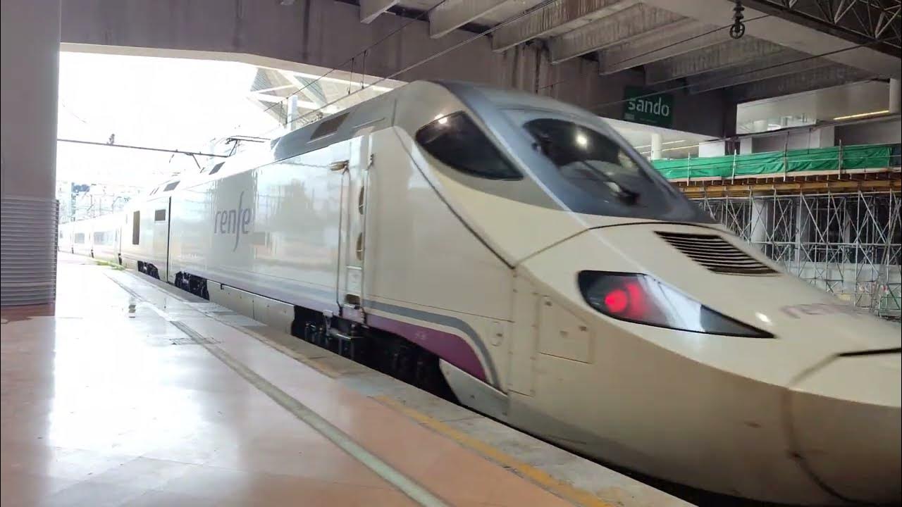 ALVIA 00194 saliendo de Atocha - YouTube