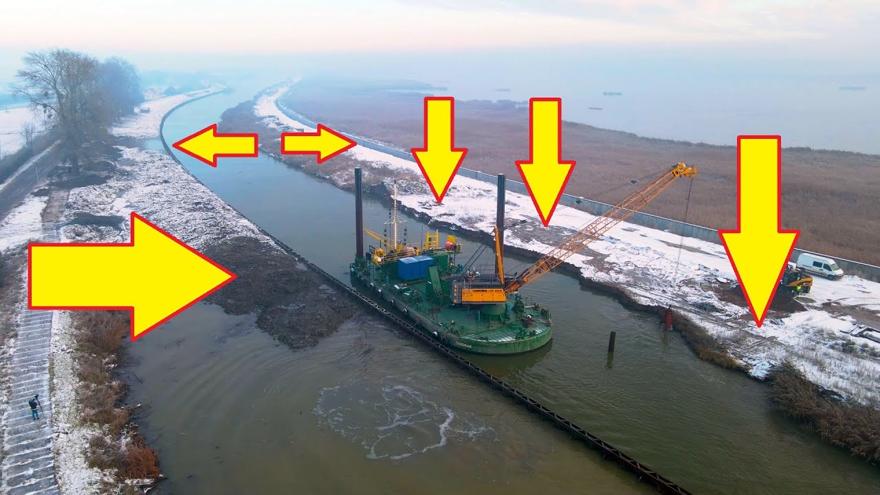 Nowakowo. Praca pogłębiarki Świdrak widok z drona. Rzeka Elbląg II etap ...