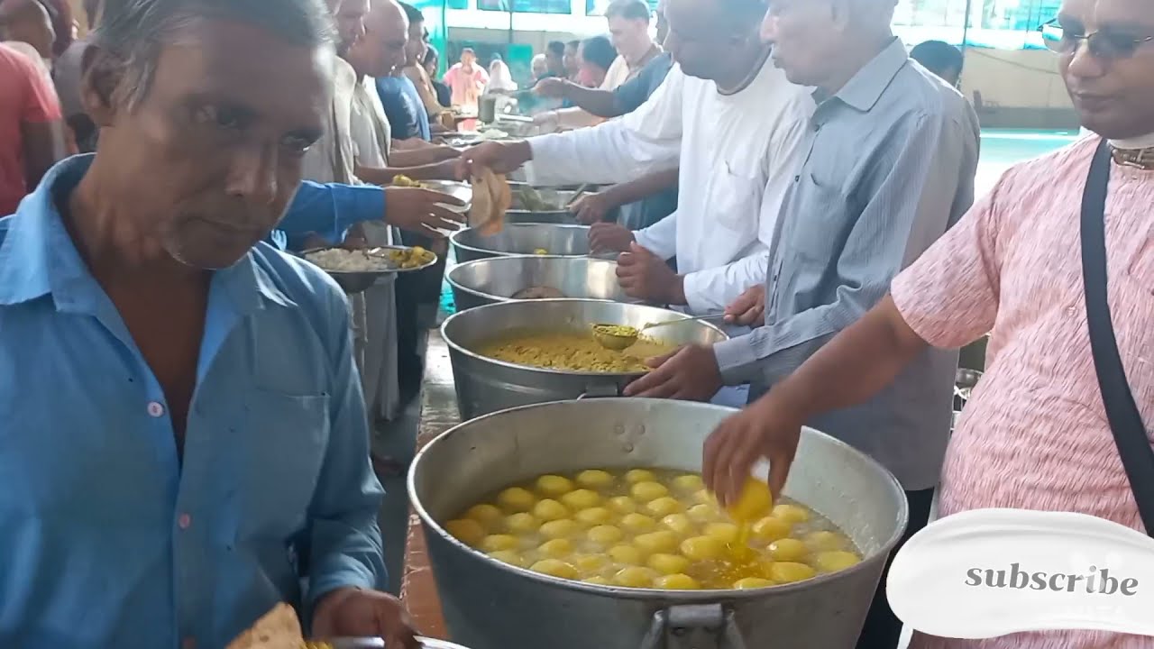 Prasadam distribution for 800 devotees #shorts#vrindavan #iskcon #viral ...