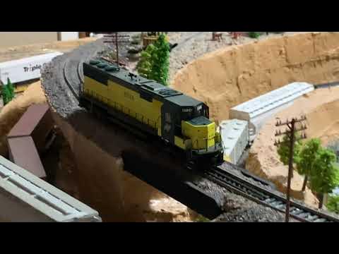 HO Scale PROTO 2000 SD60 DCC Ready Diesel Locomotive CNW Chicago North Western #8034 - YouTube