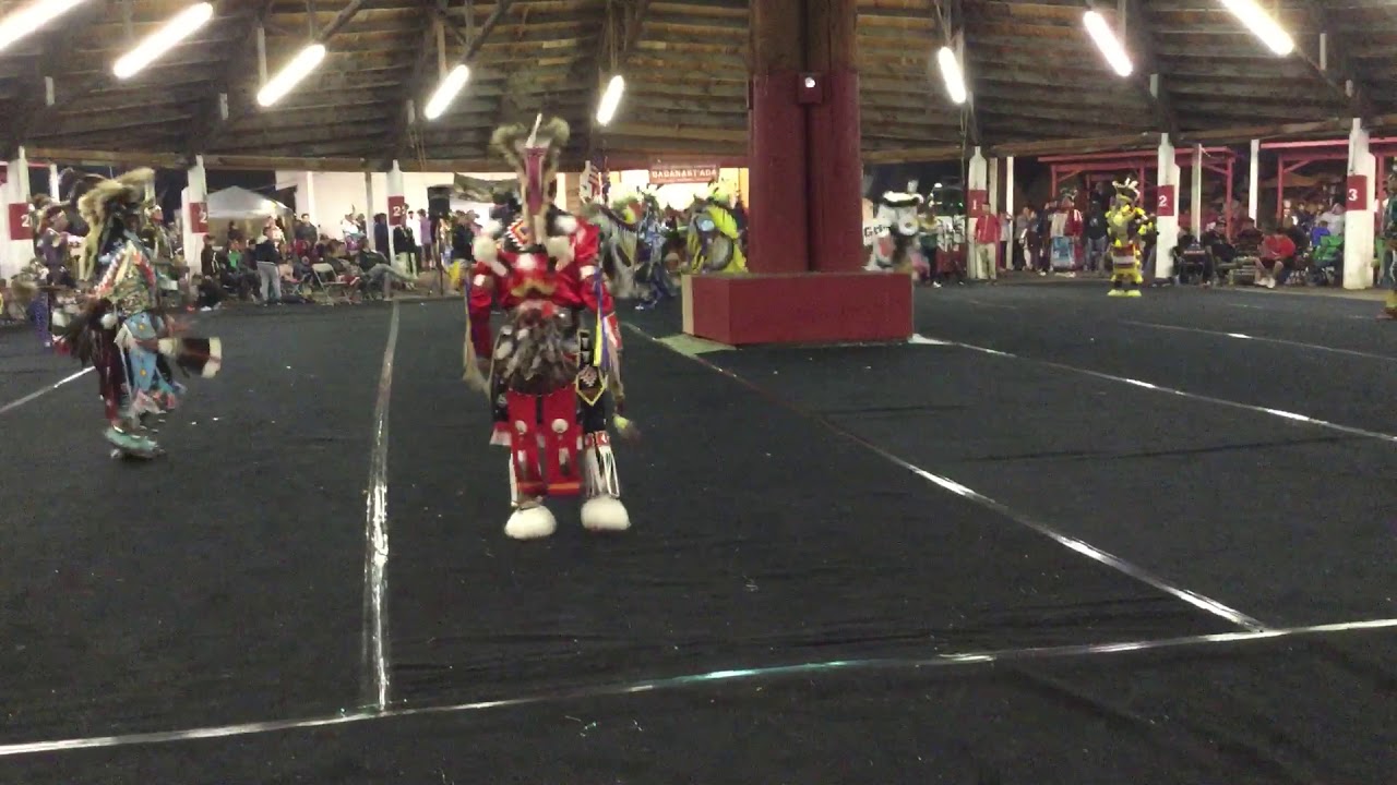 Alex Scalplock Mens Chicken Dance Tsuu T’ina 2018 - YouTube