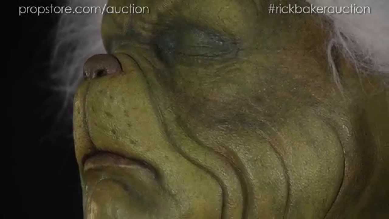 RICK BAKER AUCTION - Lot 268 - Grinch Jim Carrey Santa Costume Display ...