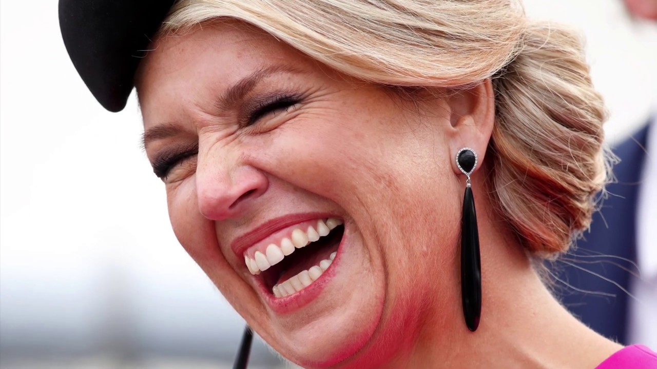 Lachen met Máxima - YouTube